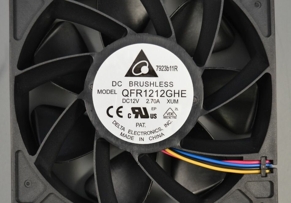 Вентилятор Delta Electronics QFR1212GHEXUM — фото 1