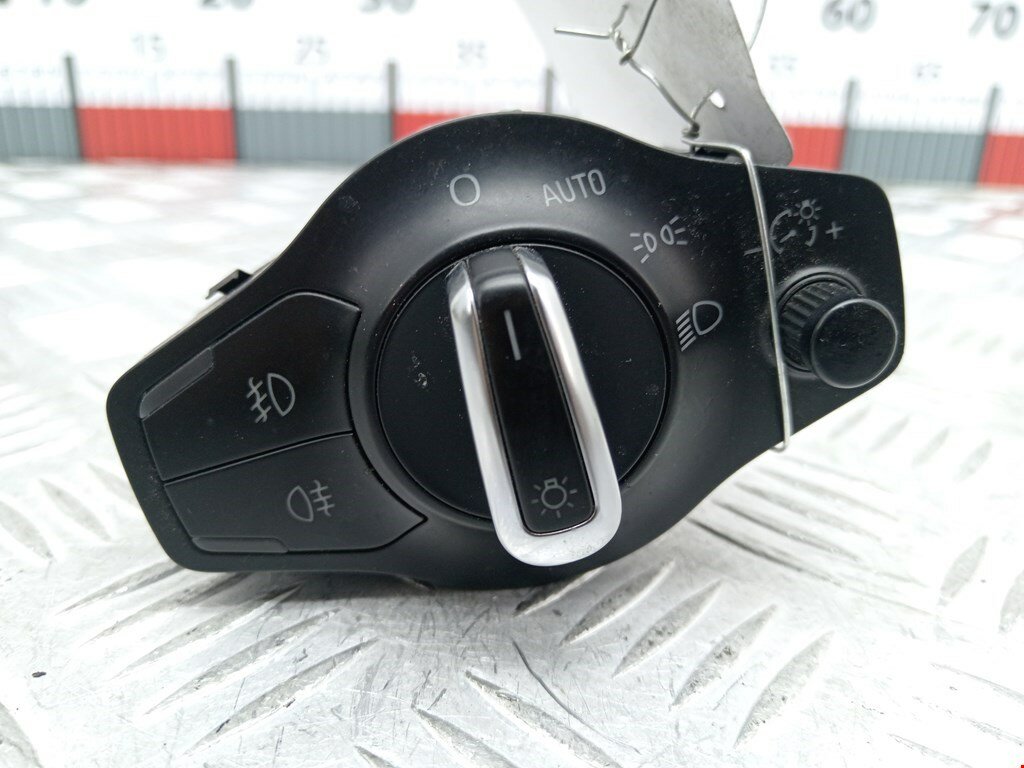 Переключатель света Audi A4 B8 8K0941531AS арт. 1789331