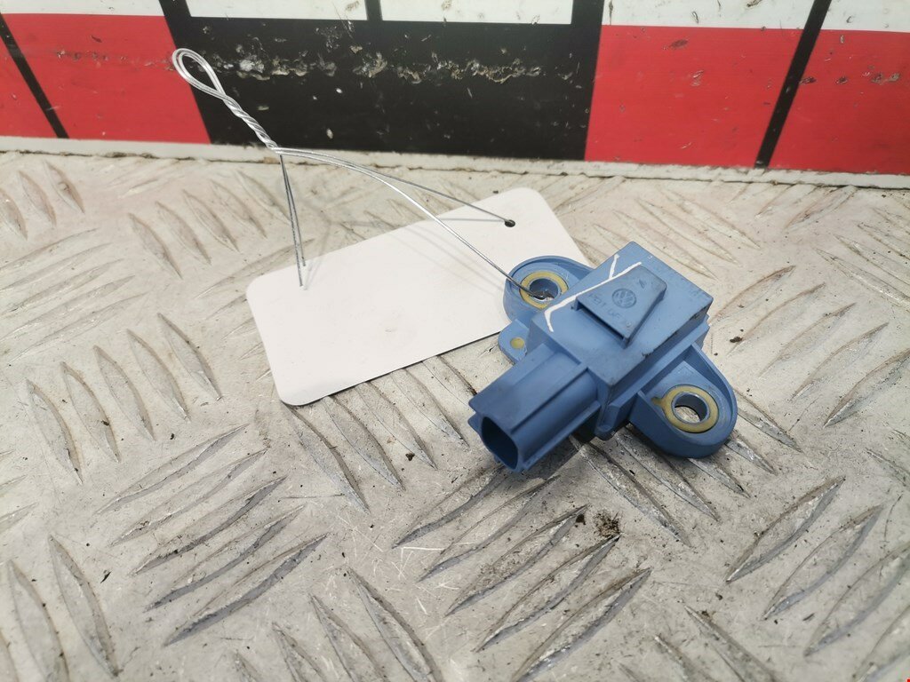 Датчик удара Volkswagen Golf 5 1K0955557B арт. 1537519