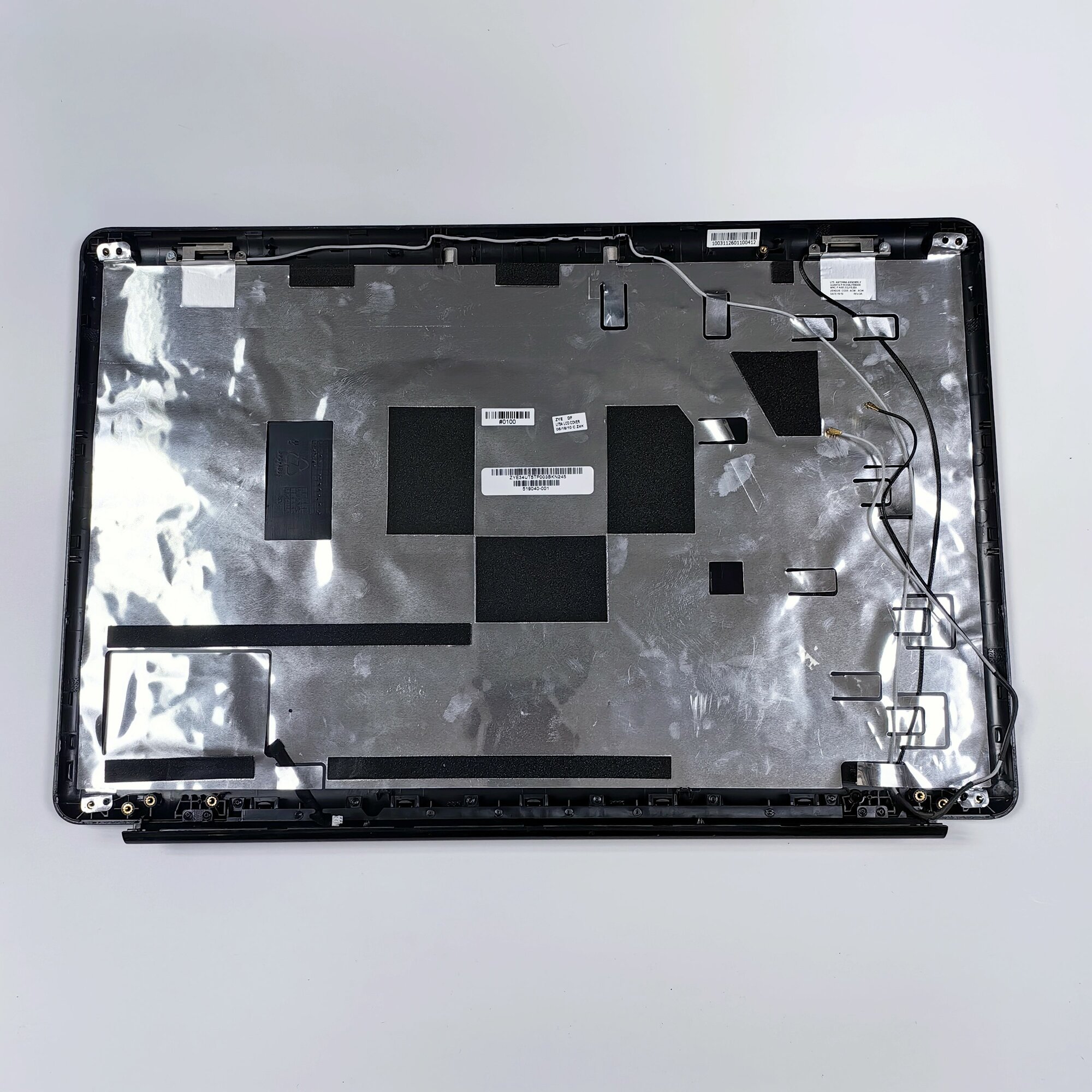 Крышка экрана ноутбука HP Pavilion DV7-3050er