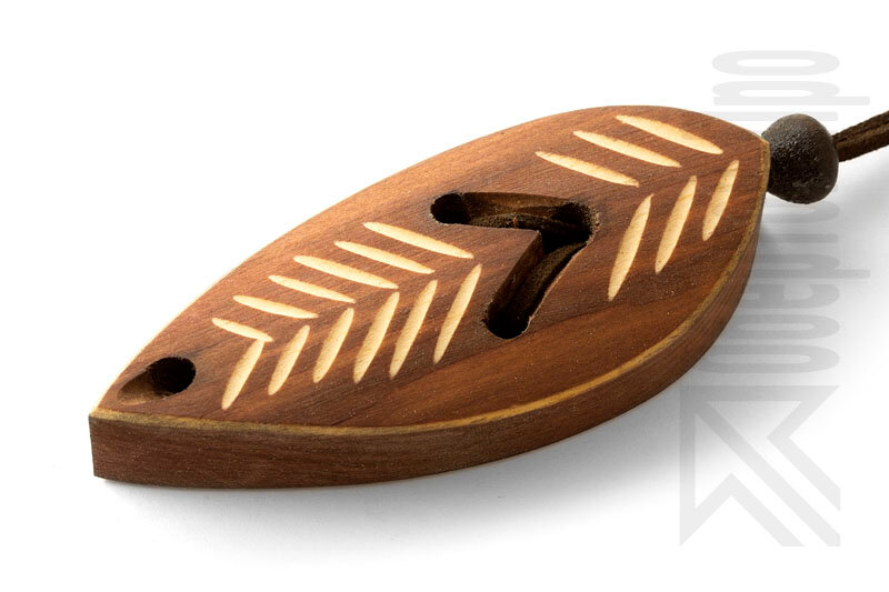 Темный листок