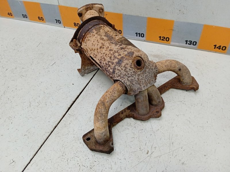 Б/У без катализатора, 1.6 Лада Приора Коллектор выпускной Лада Приора 2009 235072 LADA арт. 11183120300820