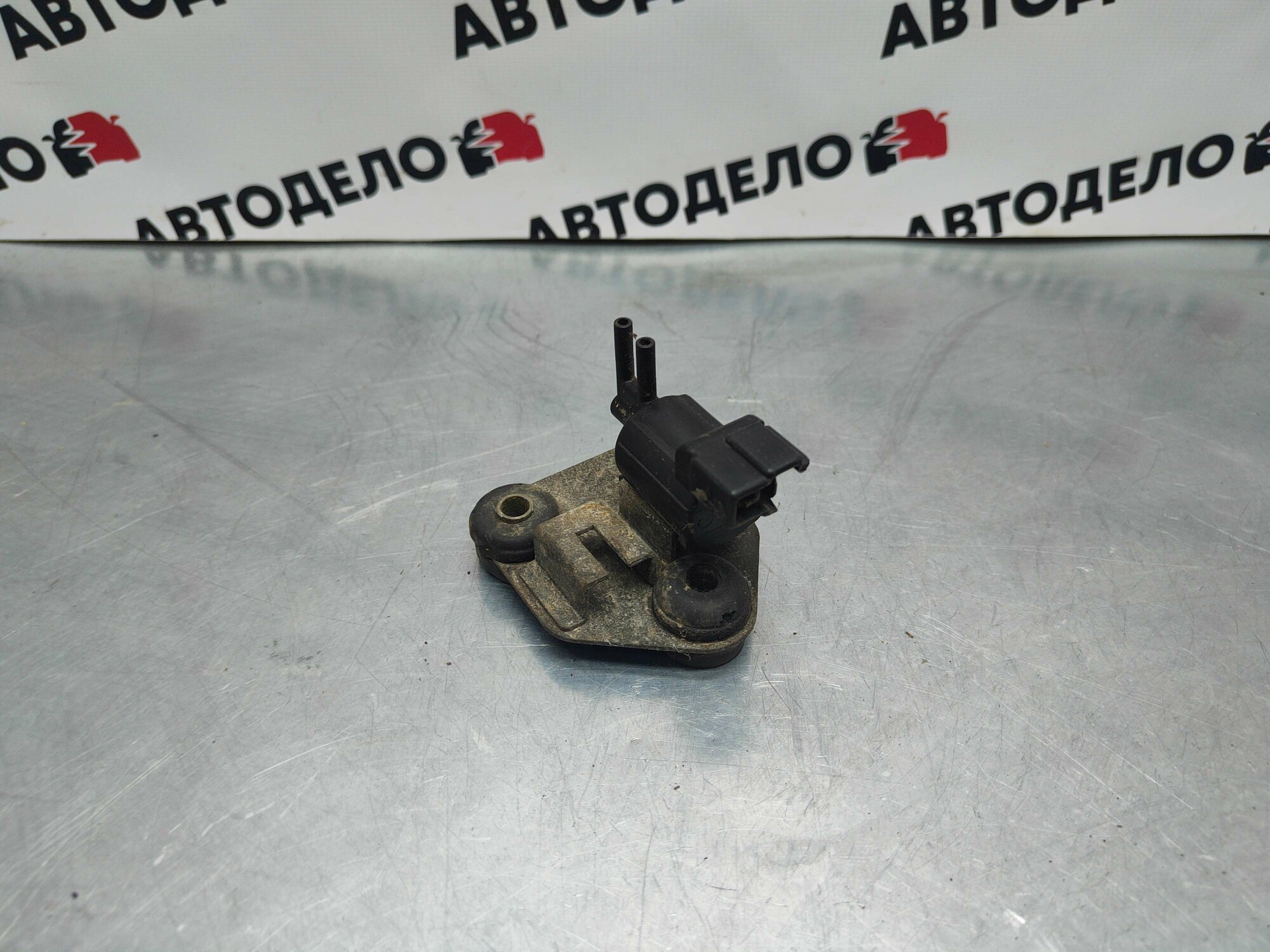 Клапан вакуумный Mitsubishi Eclipse 1G 1992 г.в