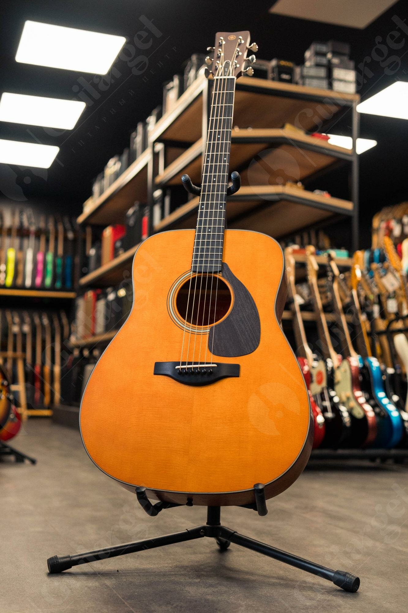 Акустическая гитара Yamaha FG5 с кейсом