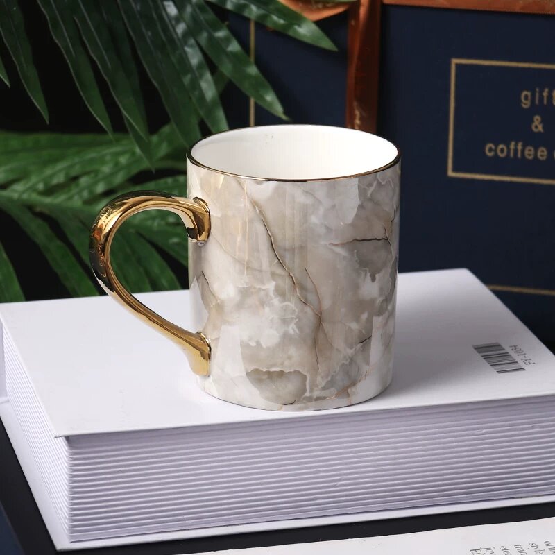 Элитная керамическая кружка с мраморным узором и крышкой, чашка для воды из костяного фарфора, набор подарочных кружек