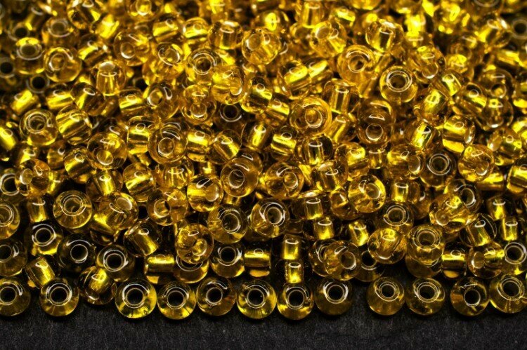 Бисер чешский PRECIOSA круглый 6/0 87010 желтый, серебряная линия внутри, 50г