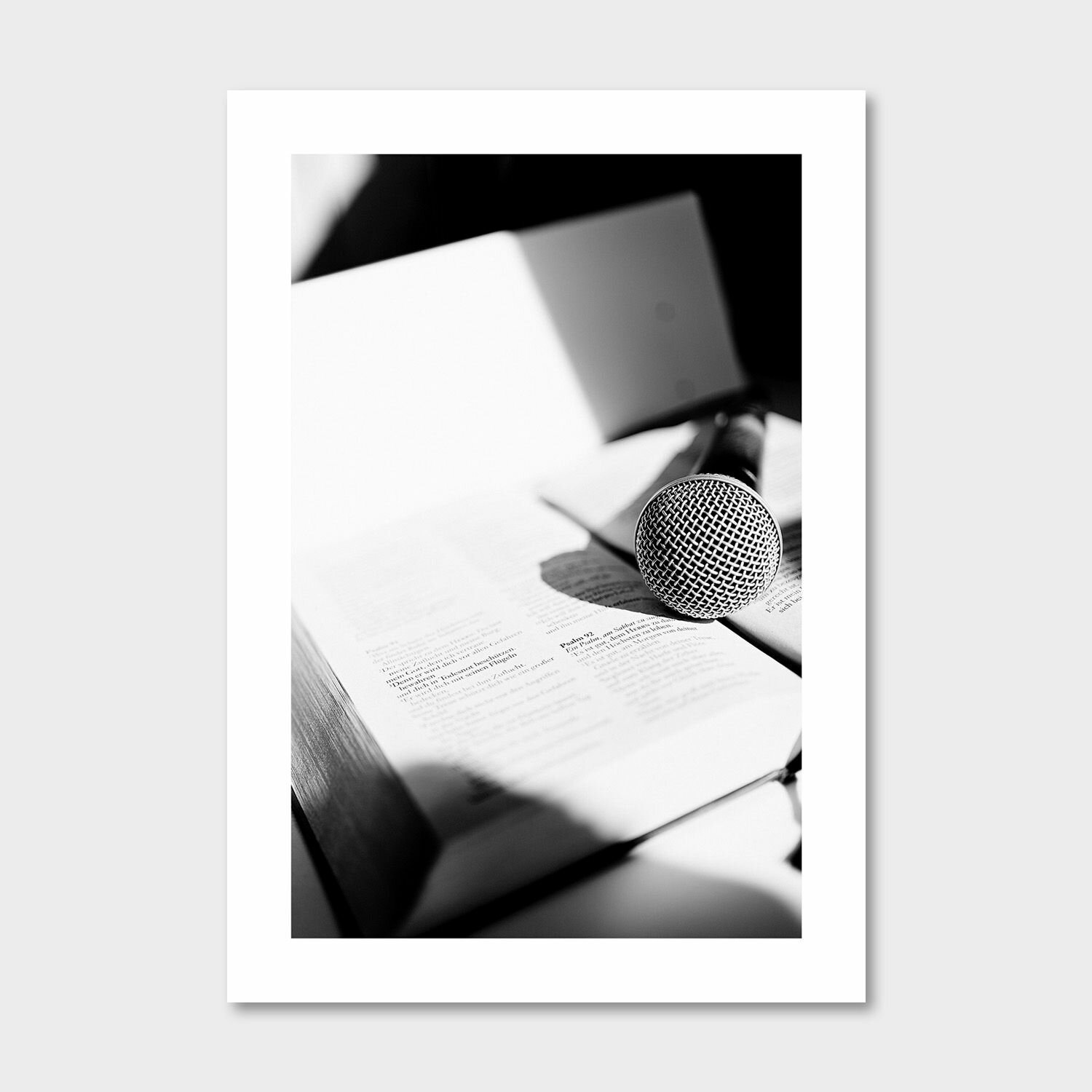 Постер для интерьера Postermarkt, Микрофон, 50х70 см