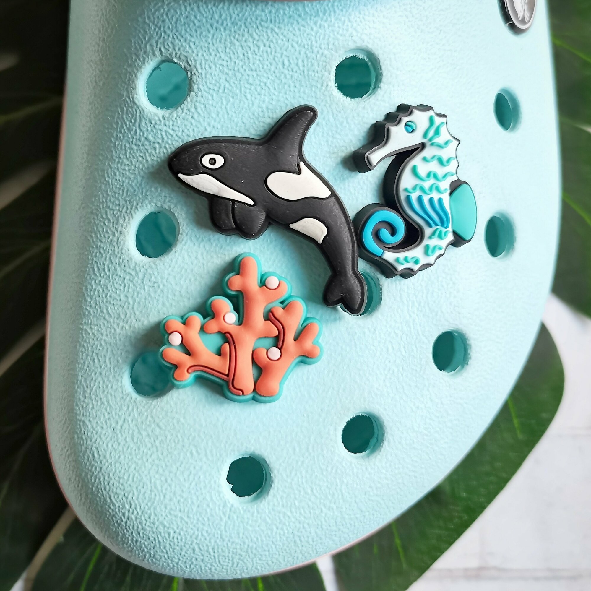 Джибитсы на crocs морские рыбки морской конек — фото 1