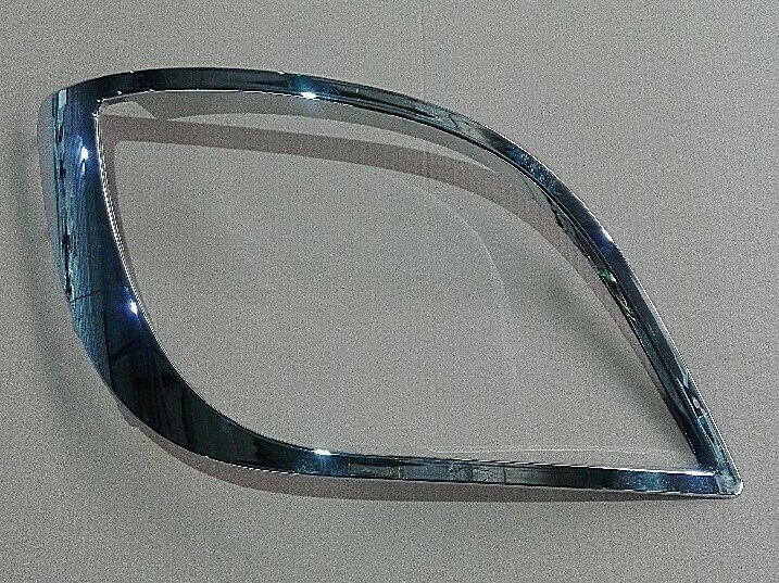 Рамка правой фары (аналог) DAF (Даф) XF106 13- (2011377)