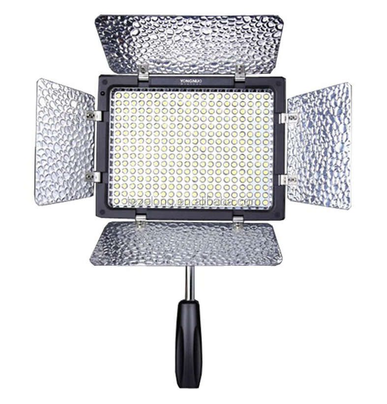 Видеосвет Yongnuo YN300-III 3200K-5500K со шторками + Блок питания 12v6A