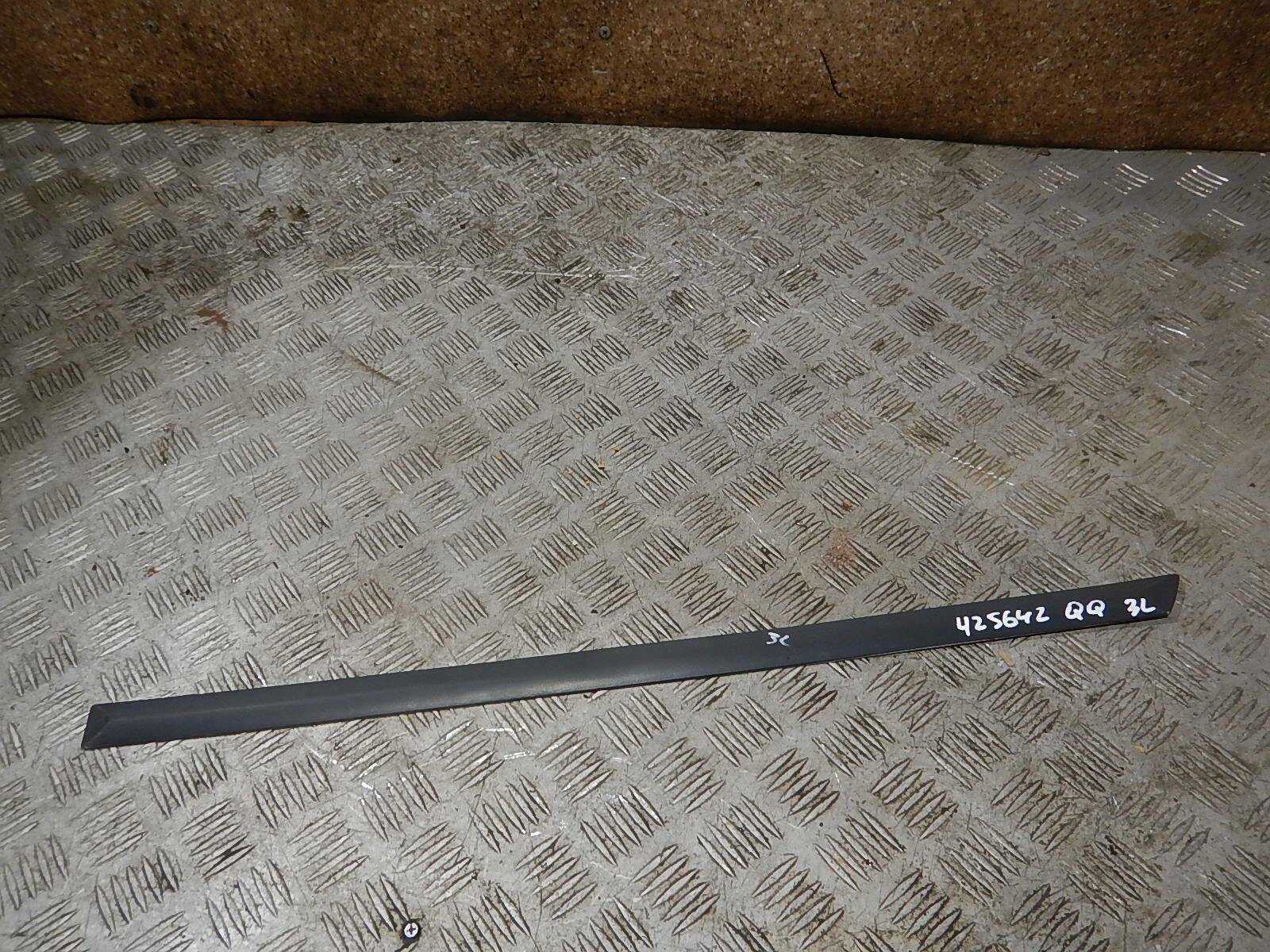 Б/У Молдинг двери задней левой, Chery (Чери)-QQ6 (S21) (07-10) Chery QQ6 (S21) (07-10) Царапины. 425642 CHERY арт. S2162...