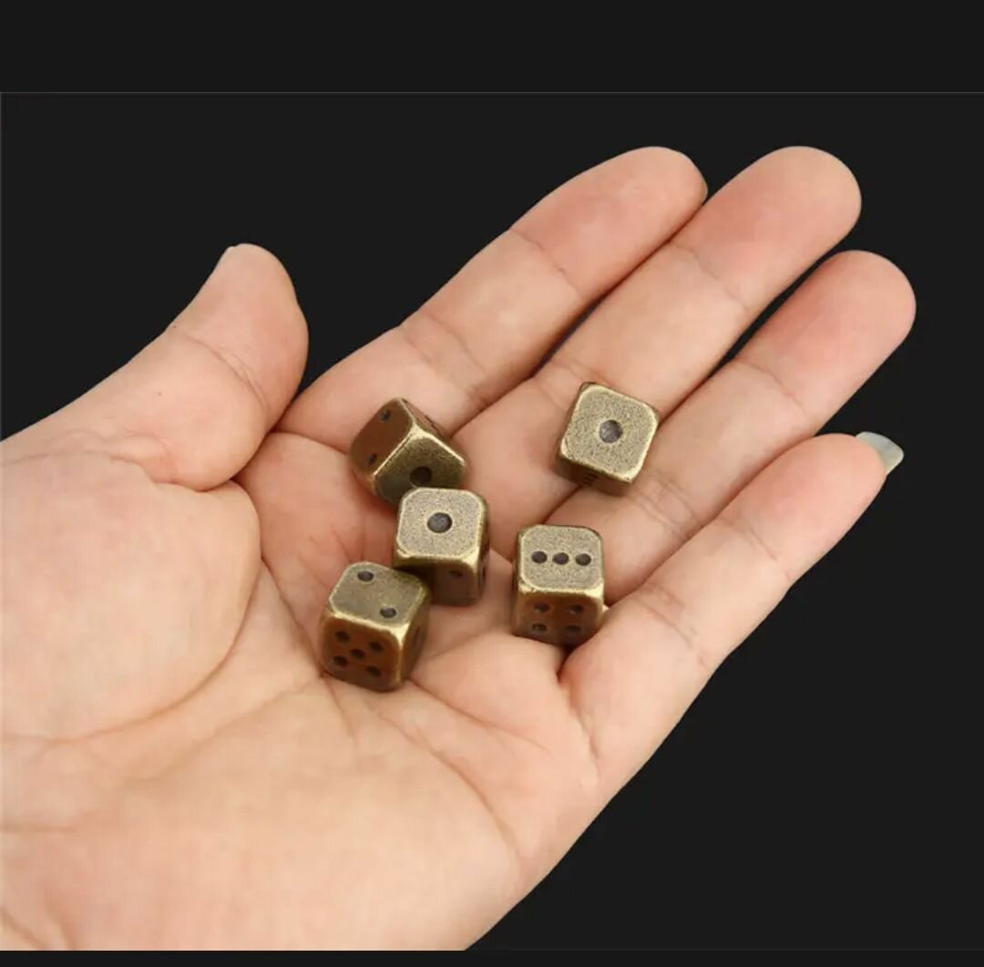 Металлические игральные кости/кубики. Зары 13 мм 5 штуки. Медные.