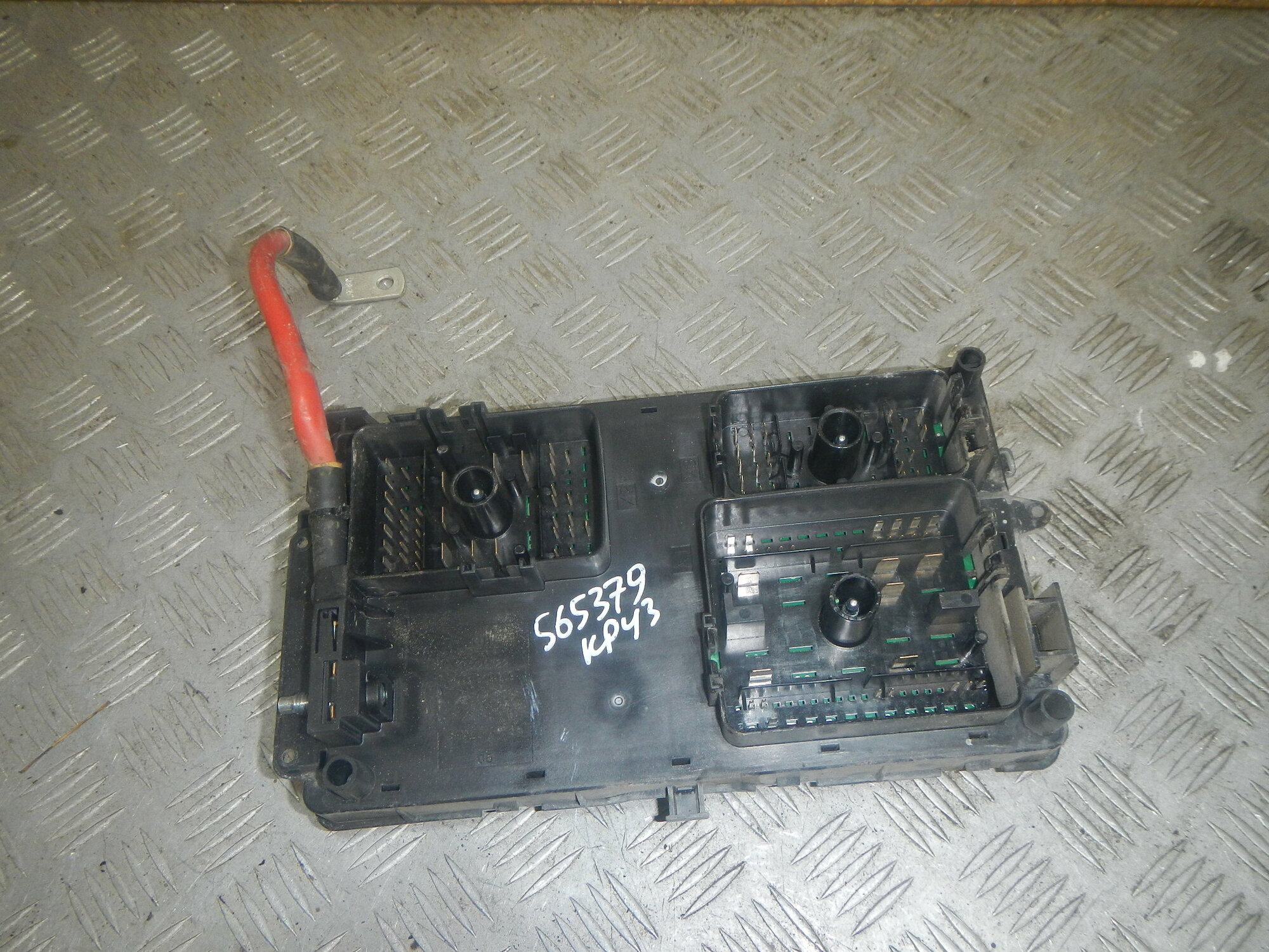 Б/У Блок предохранителей, Chevrolet (Шевроле)-CRUZE (09-15) CHEVROLET CRUZE (09-15) Без видимых повреждений. 565379 GENE...