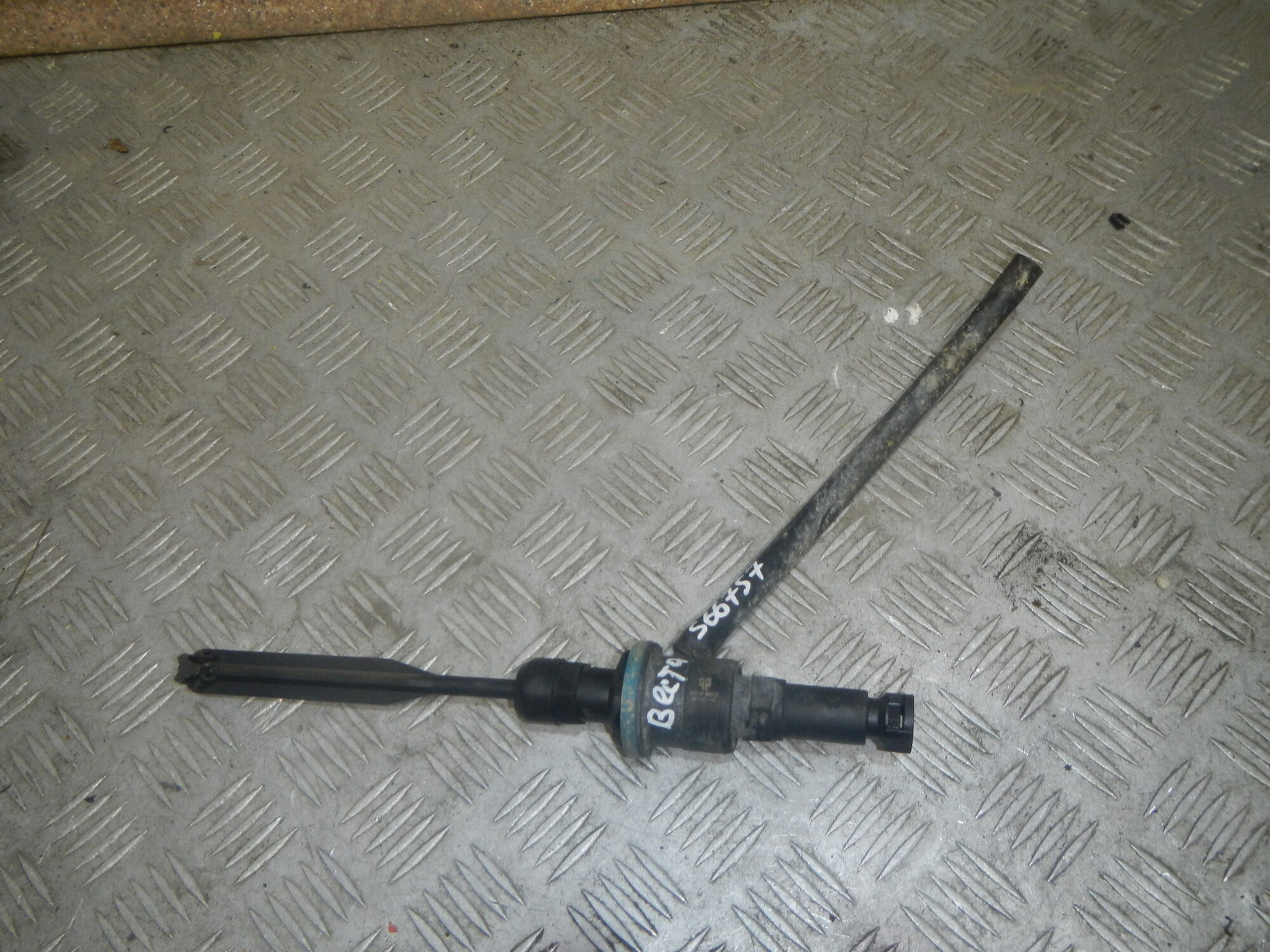 Б/У Цилиндр сцепления главный, ВАЗ (VAZ)-LADA VESTA (веста) LADA VESTA (Веста) Pilenga Дубликат, без видимых повреждений....