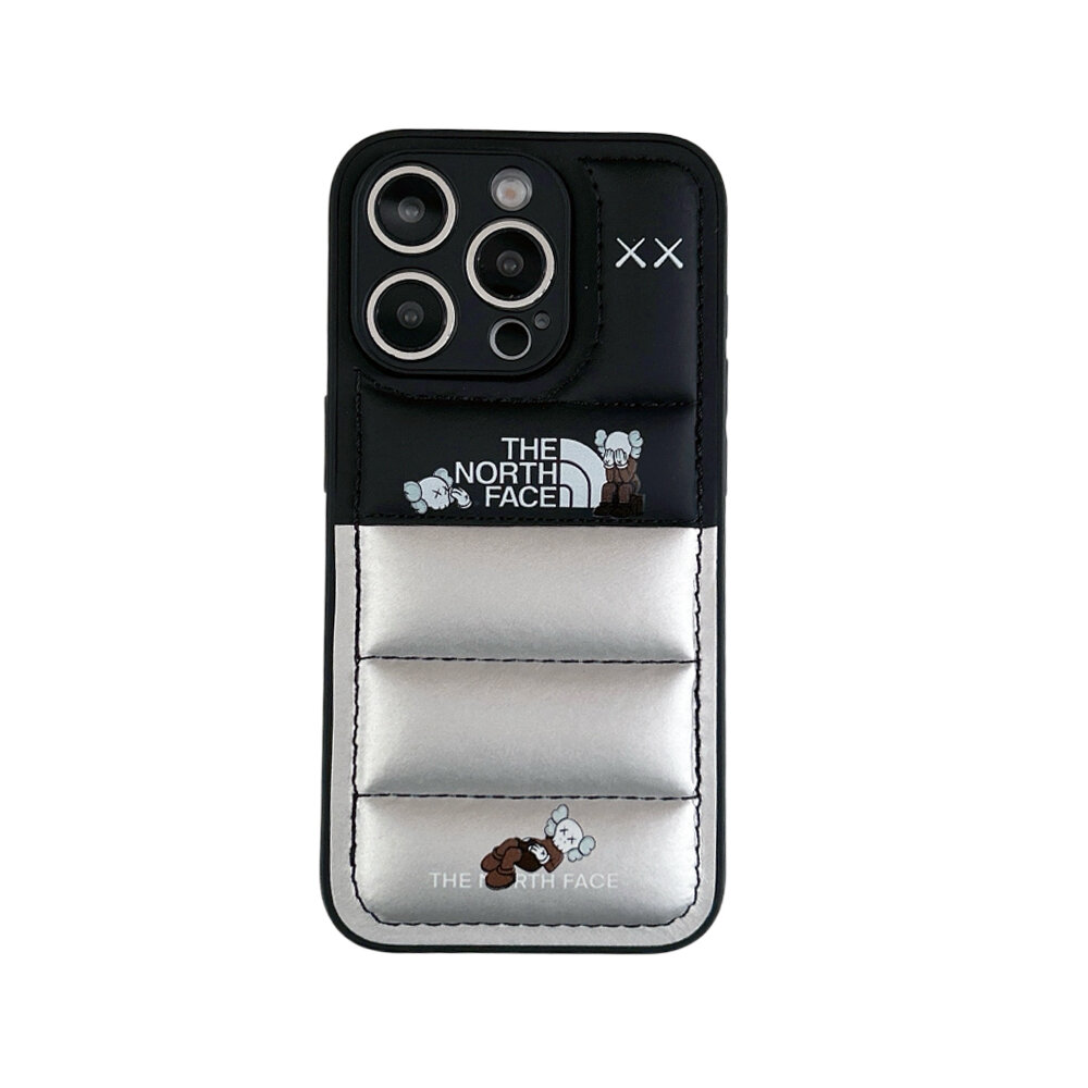 Чехол для iPhone 16 Pro Max черный / серебристый силиконовый дутый пуховик North Face