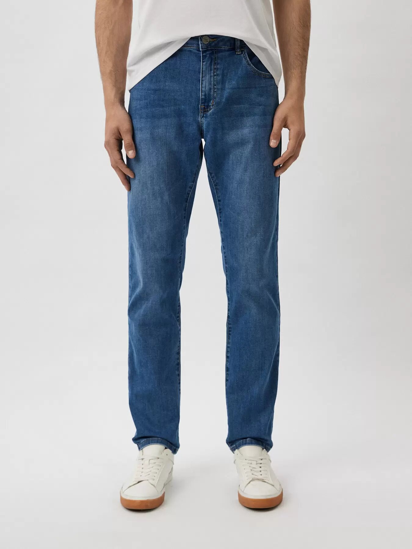 Джинсы зауженные 