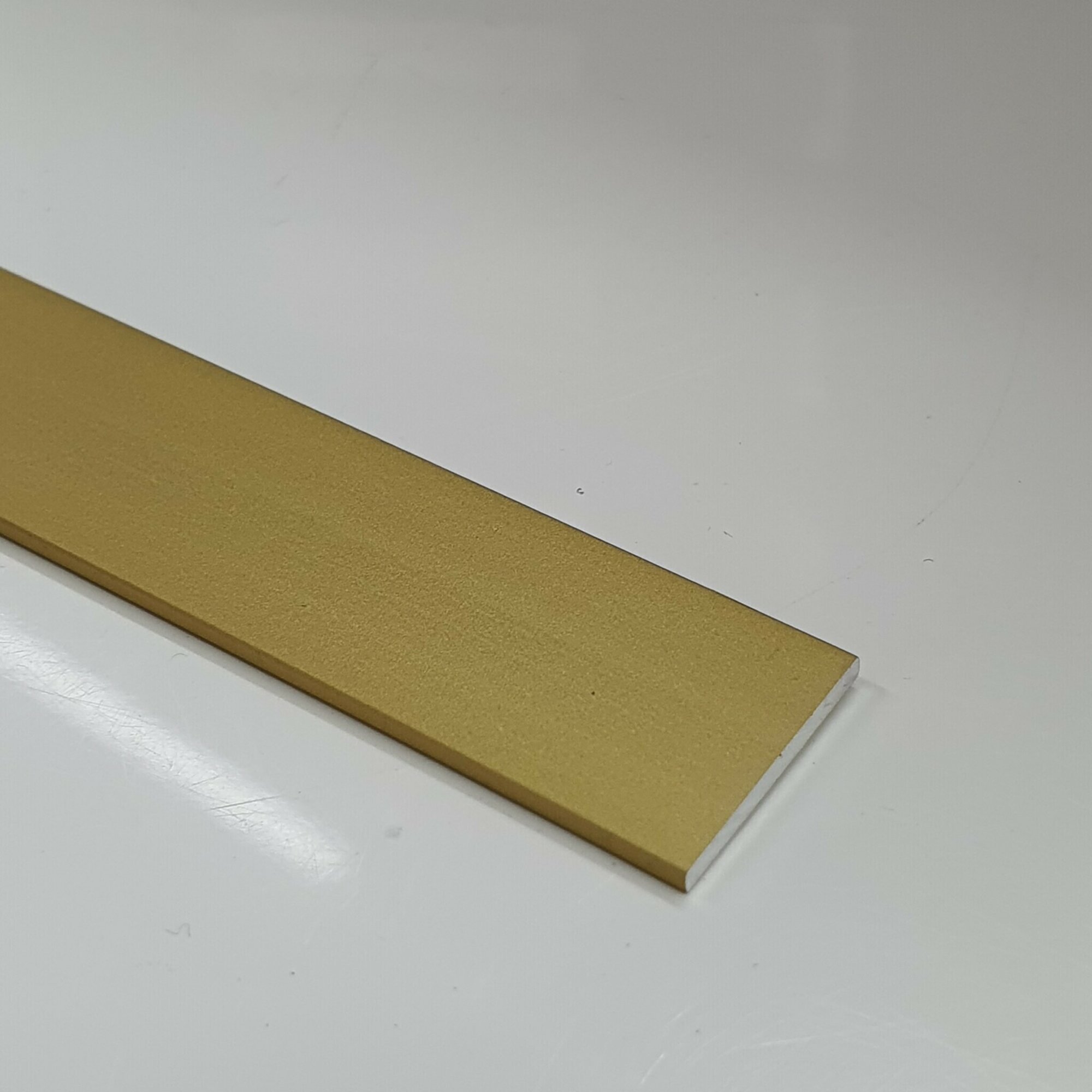 Полоса алюминиевая анодированная декоративная 15х1.5мм 2.7м Золото матовое