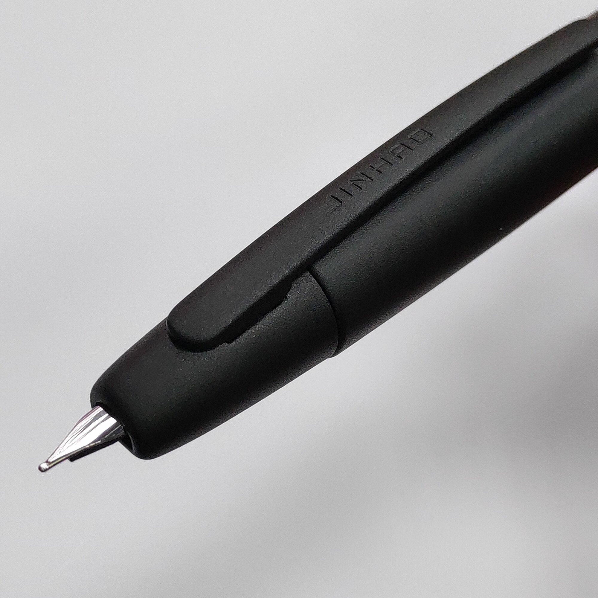 Автоматическая, кнопочная, бесколпачковая перьевая ручка "JINHAO 10" Glad Matte Black.