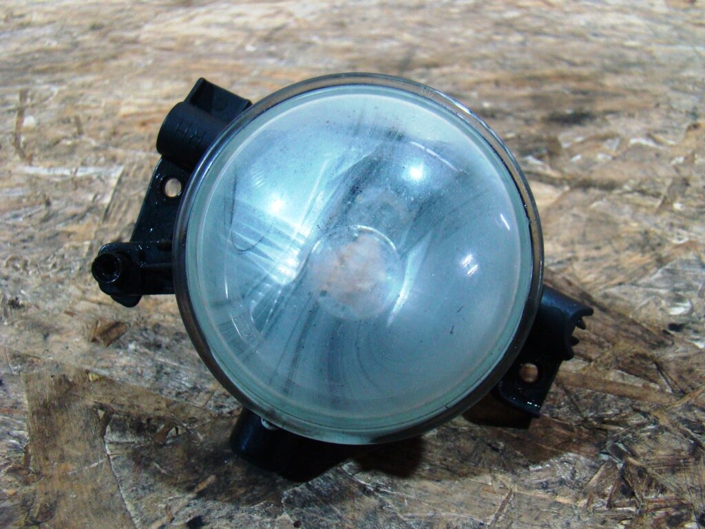 Ford Kuga 1 Фара противотуманная правая 1619575