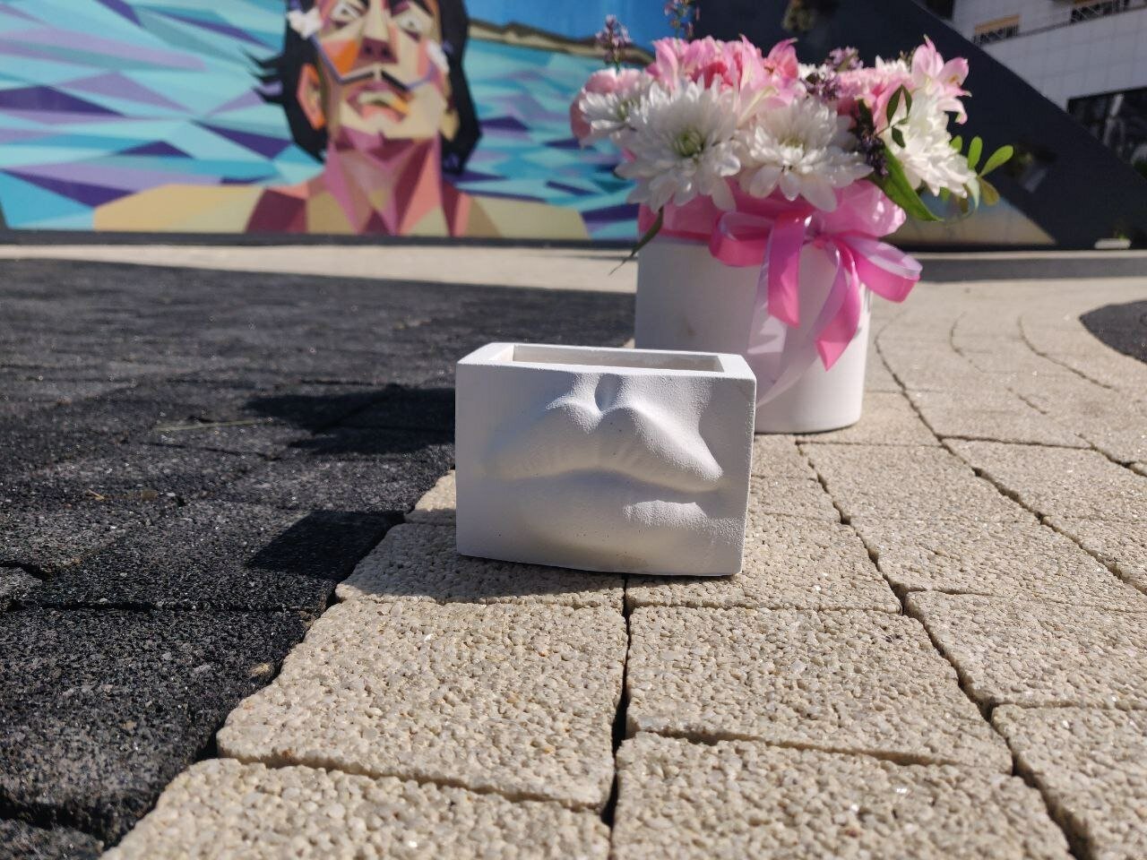 Кашпо Губы Джоли