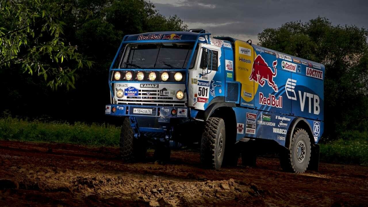 Картина на холсте 110x60 LinxOne "Камаз ралли камаз мастер свет" интерьерная для дома / на стену / на кухню / с подрамником