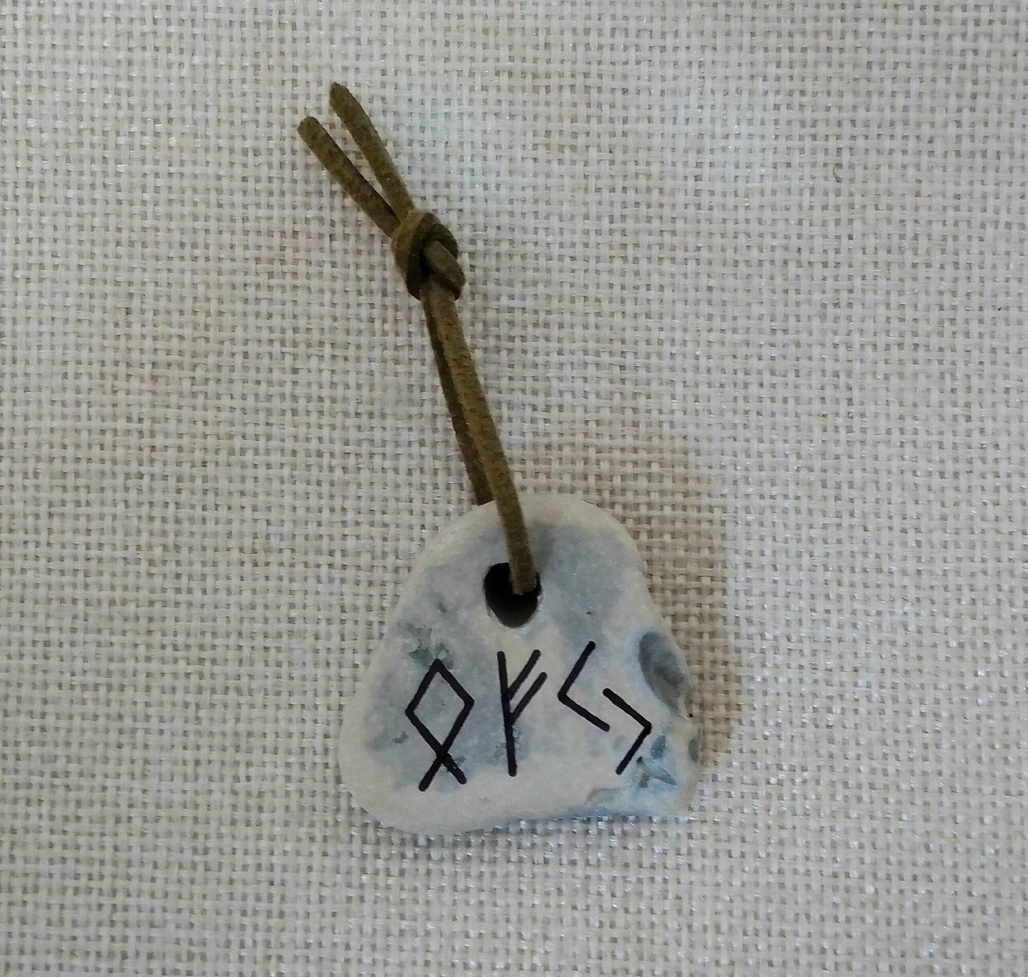 Талисман для привлечения денег (на камне)/ куриный бог/финансовое благо