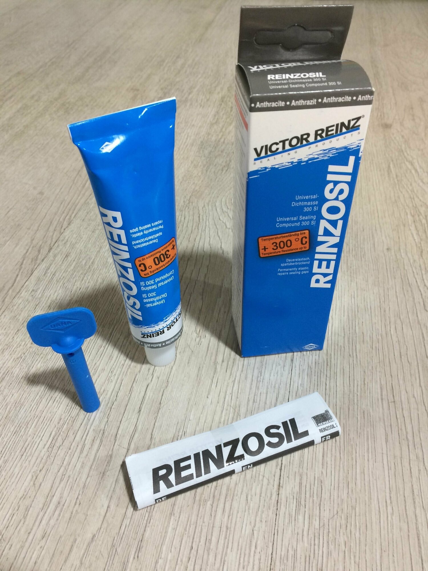 Герметик универсальный +300 градусов Victor Reinz 70ml