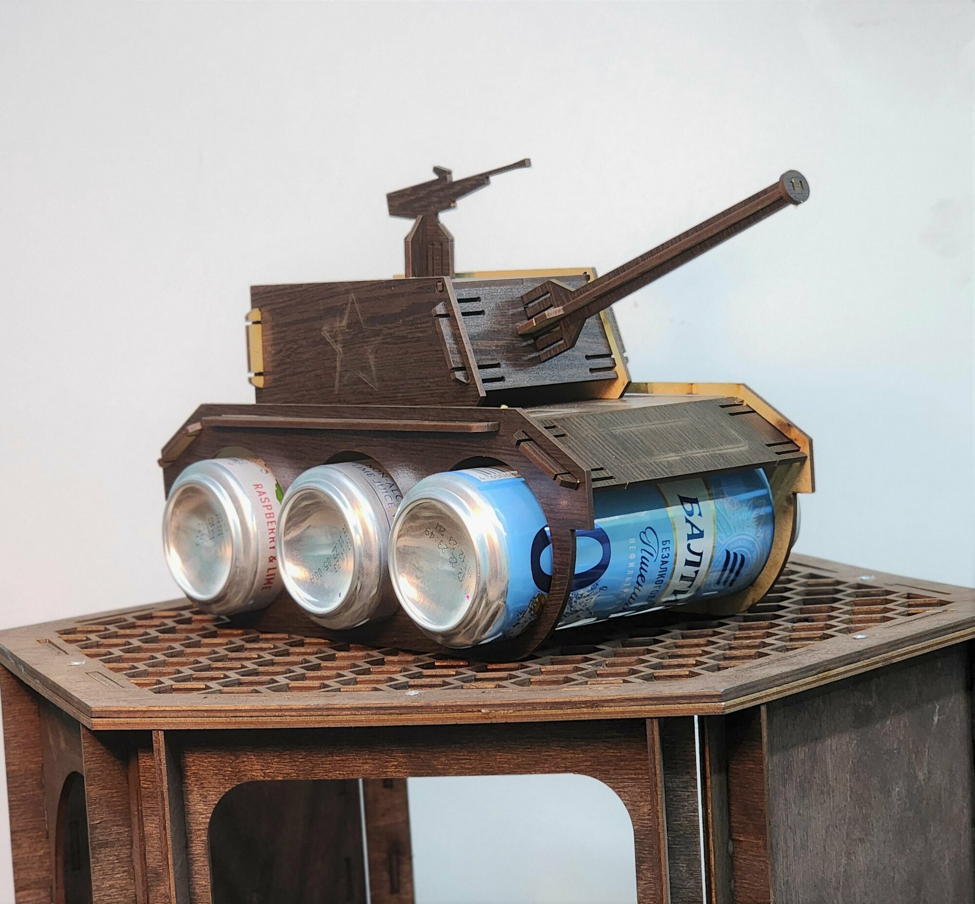 Мини бар подставка "Танк" под пиво, напитки для мужчины на 23 февраля, день рождение