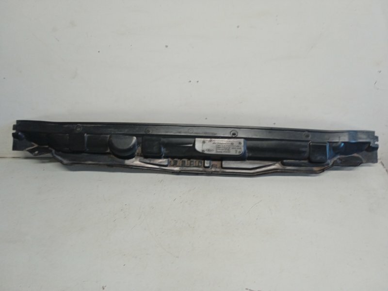 Б/У дефект, Форд Фокус 3 Водосток Ford Focus 2011-2019 3 95021 FORD арт. BM51A01628СС