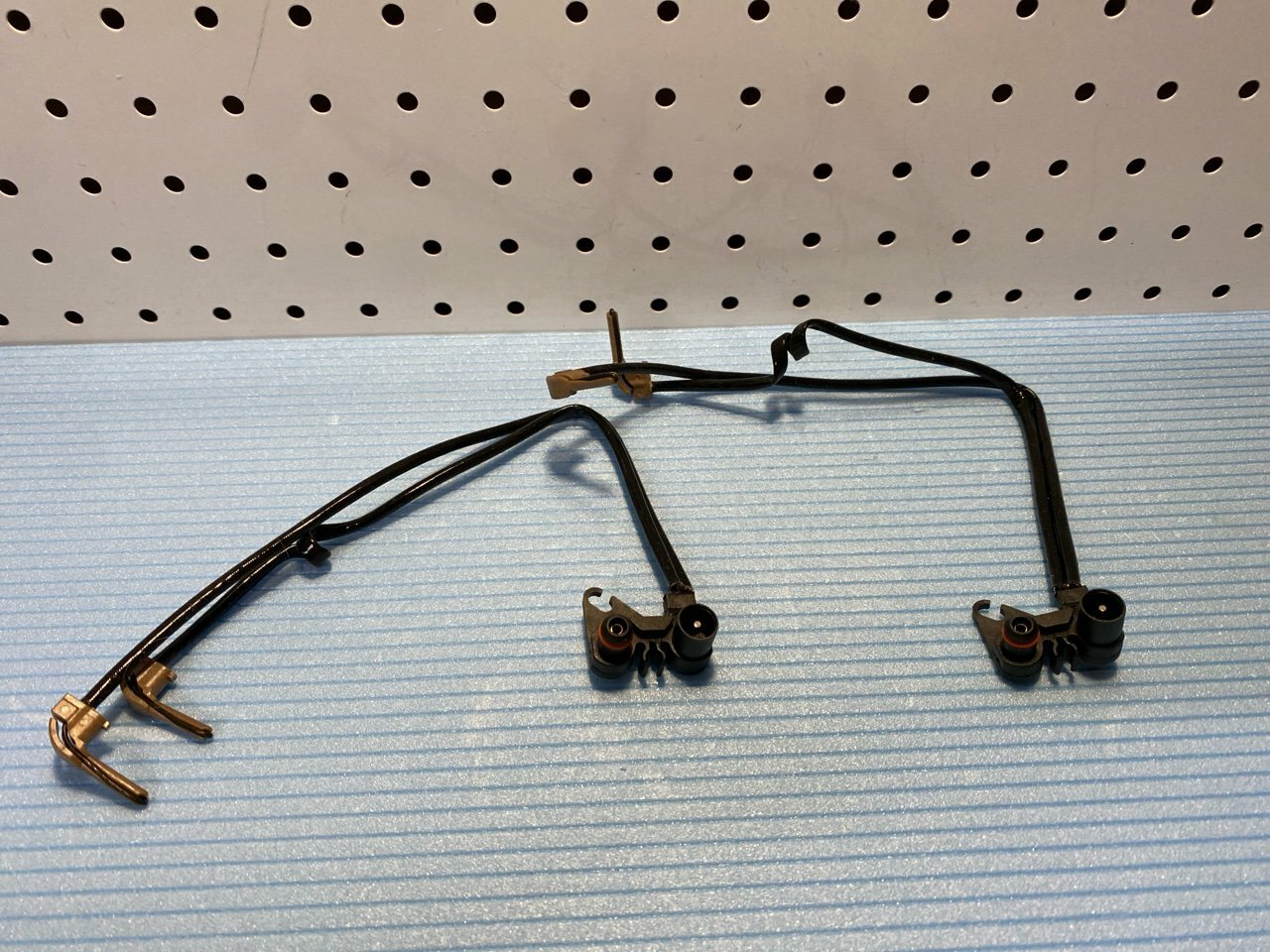 Датчики износа тормозных колодок скания вольво мерседес МАН (SCANIA VOLVO MERCEDES MAN)