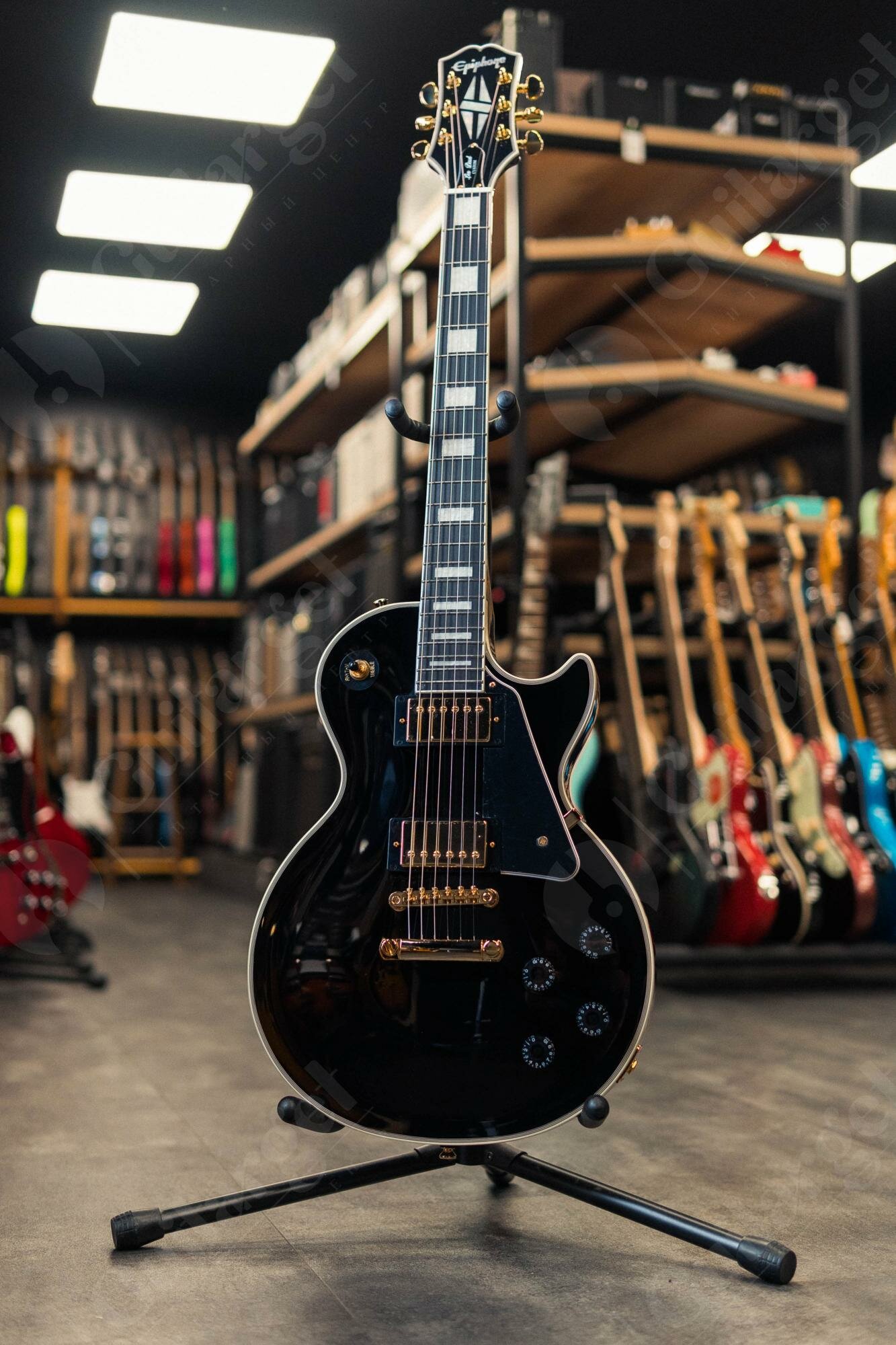 Epiphone Les Paul Custom Ebony Электрогитара с кейсом
