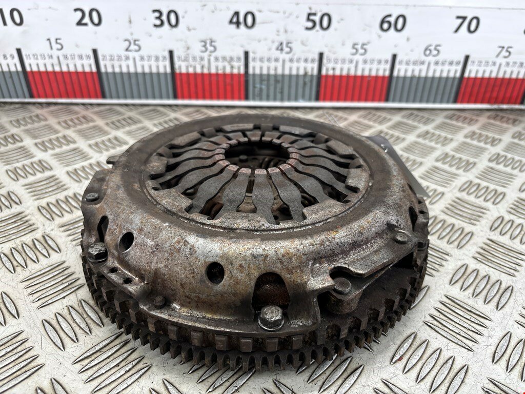 Маховик (демпфер сцепления) Renault Scenic 2 7701475094 арт. 2219532