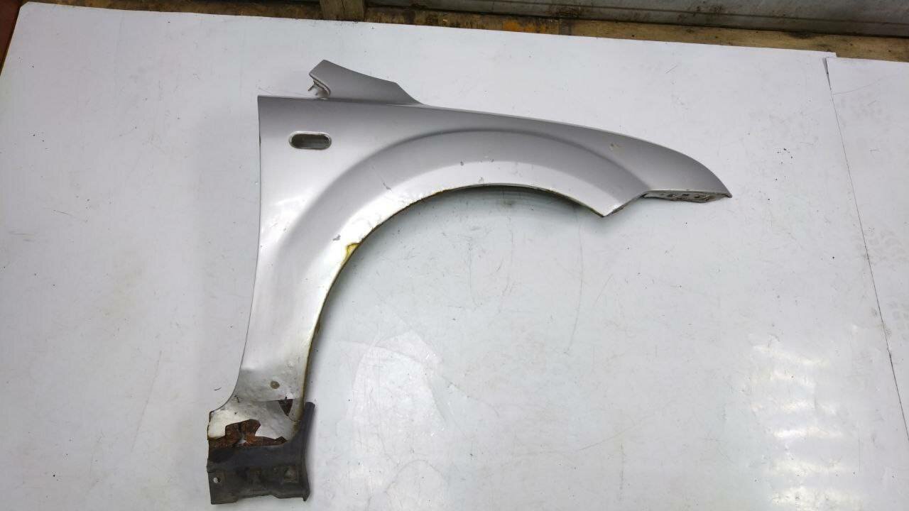 Крыло переднее правое Ford Focus (1998 - 2001)