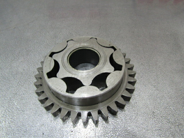 Шестерня привода масляного насоса двигателя D2066 MAN TGX, TGS, TGA
