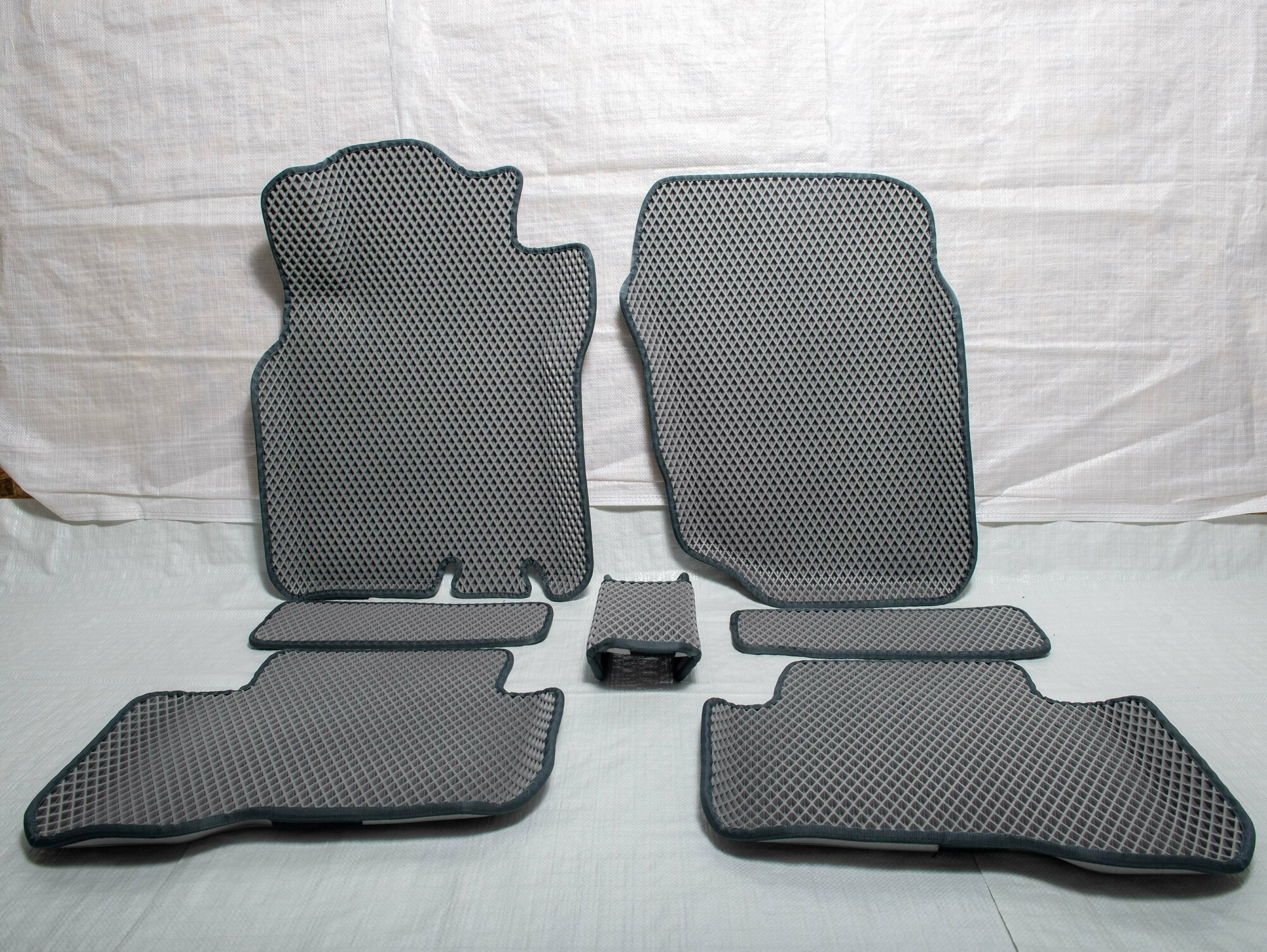 Ковры в салон 3D EVA для Nissan X-Trail T30 (2002-2006). Цвет Серый с черным кантом