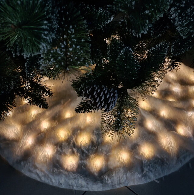 Светящаяся юбка для елки Pelliccia Bianca 90 см, 40 теплых белых LED ламп, контроллер, USB, Due Esse Christmas, XNA23029091