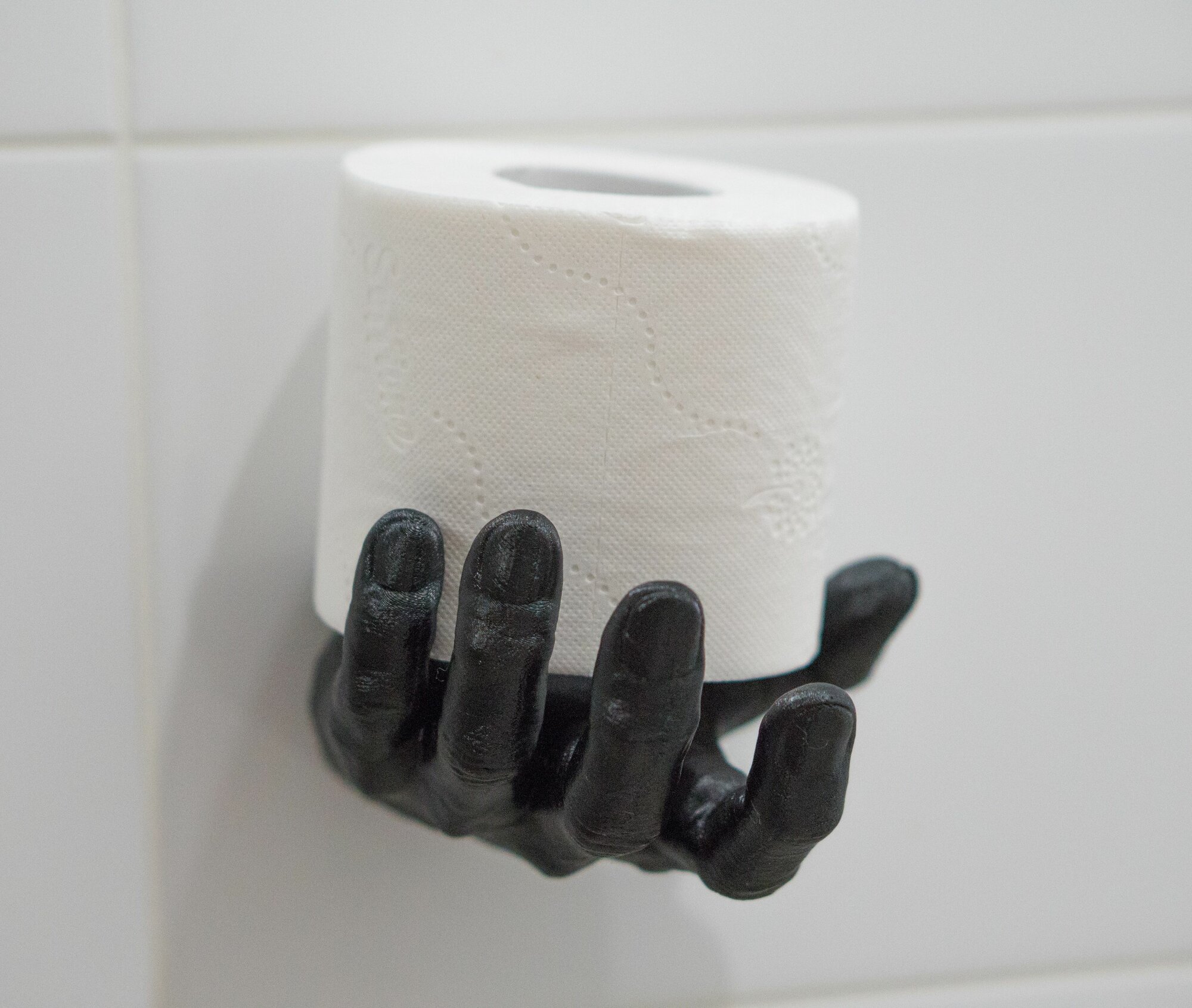 Держатель для туалетной бумаги "Рука", дизайнерский, пластик, черный