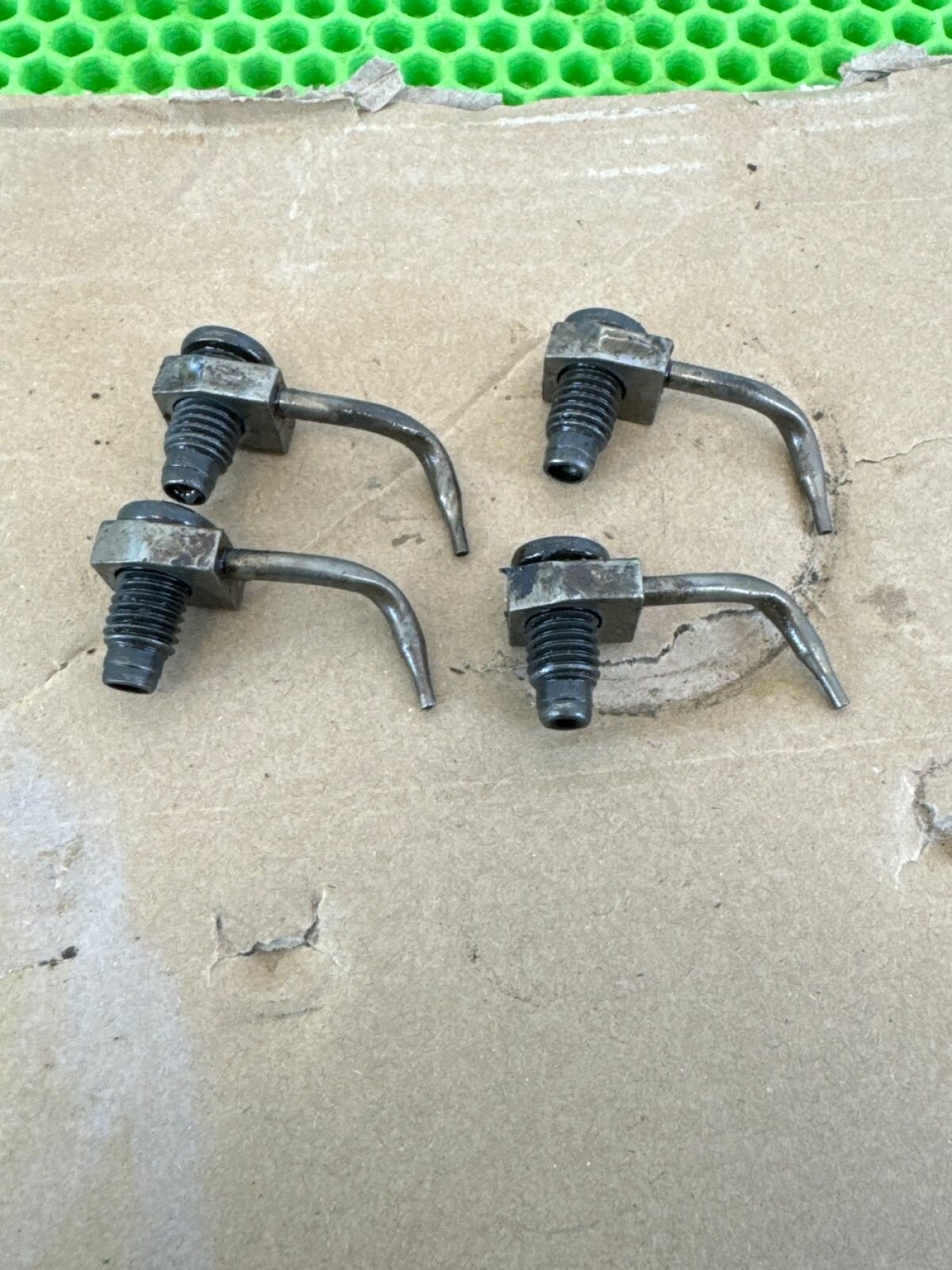 Форсунка масляная Шкода Карок