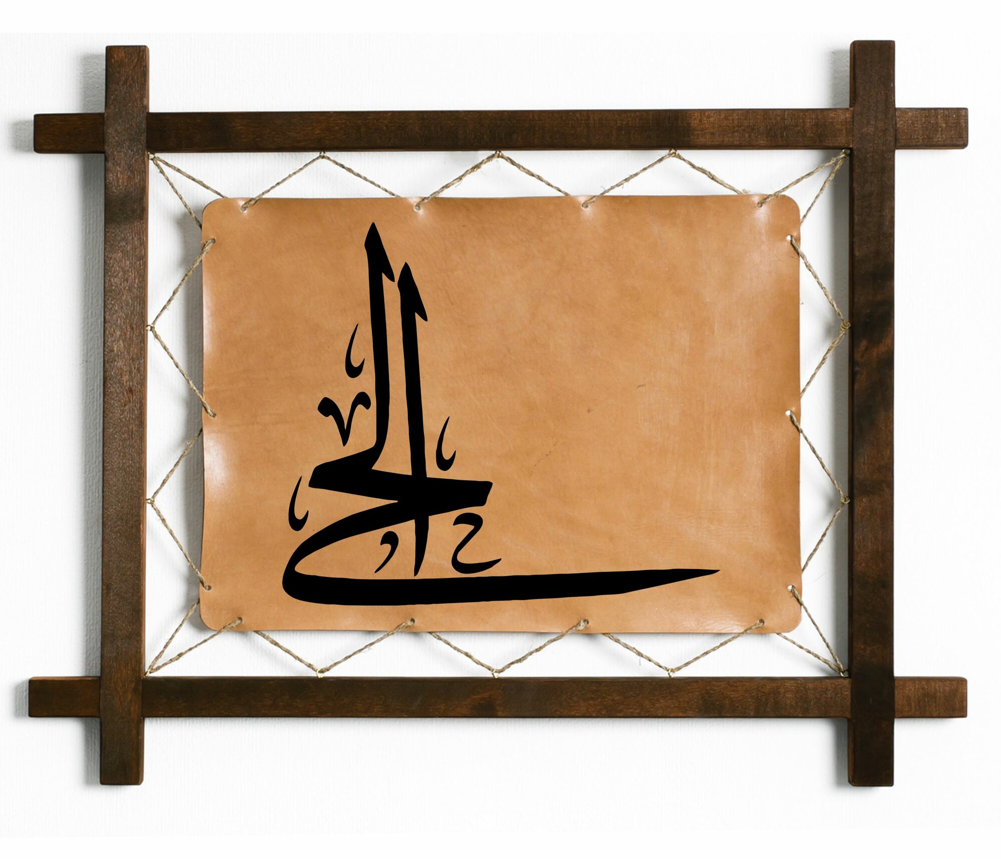 Интерьерная картина из натуральной кожи "Имя Аллаха Аль-Хайй", декоративное настенное панно в деревянной раме, BoomGift