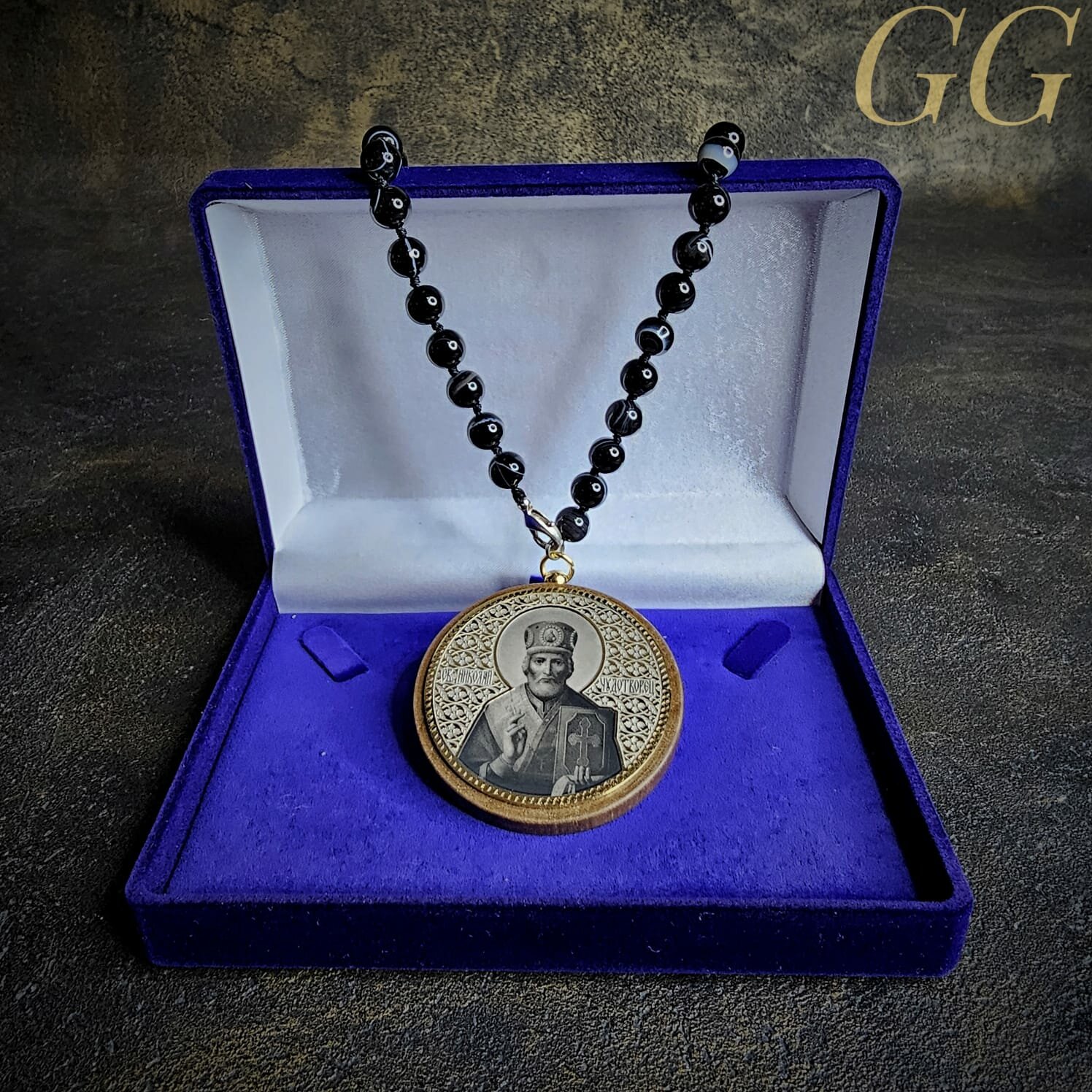 Православный оберег на латуне, никель/золото, камень-агат. "Молитва. Николай Чудотворец"