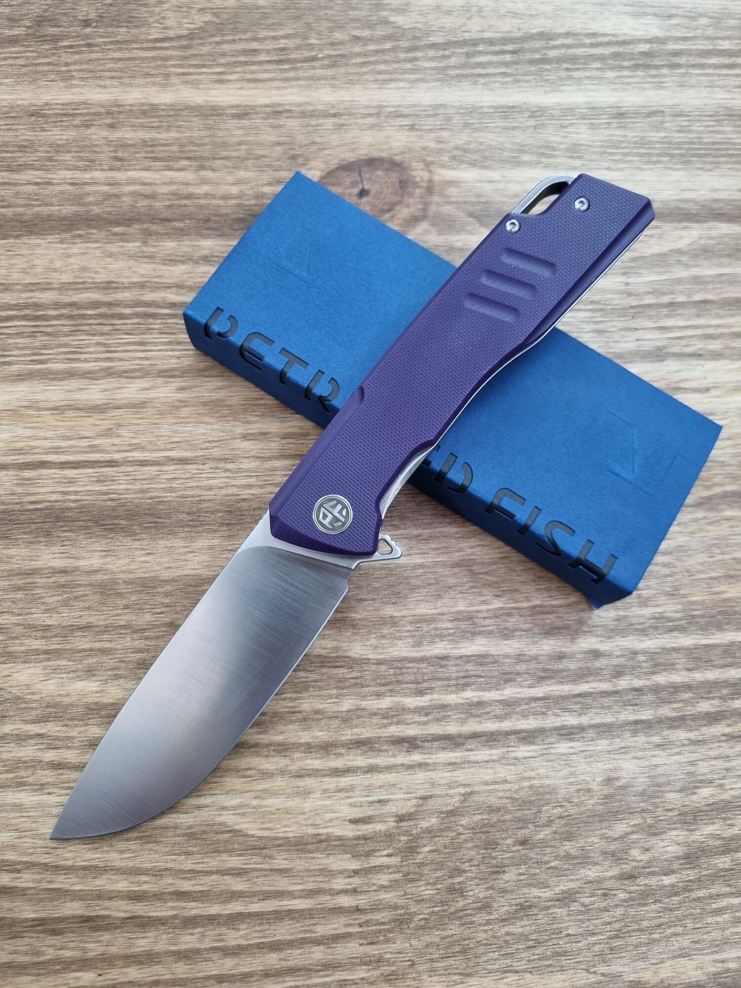 Складной нож Petrified Fish "Loco" PFB02 PS, D2 сталь, рукоять G10, фиолетовый