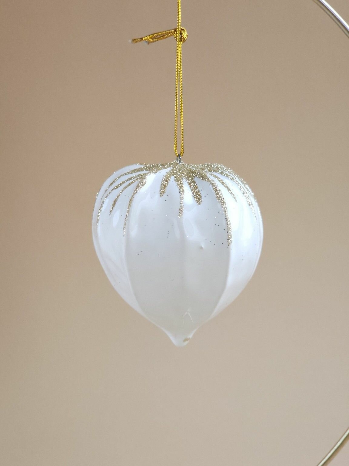 Ёлочная игрушка "Фонарик "Физалис белый". Ярославская майолика. Керамика ручной работы. Сделано в России.