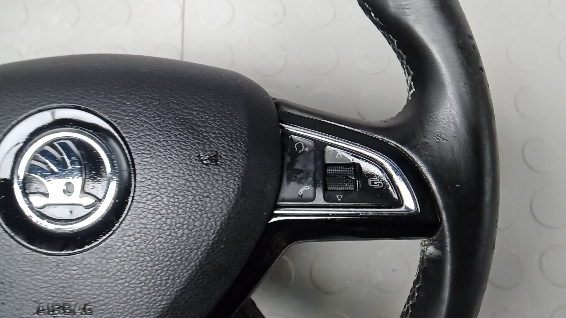 Руль SKODA OCTAVIA A7 — фото 1