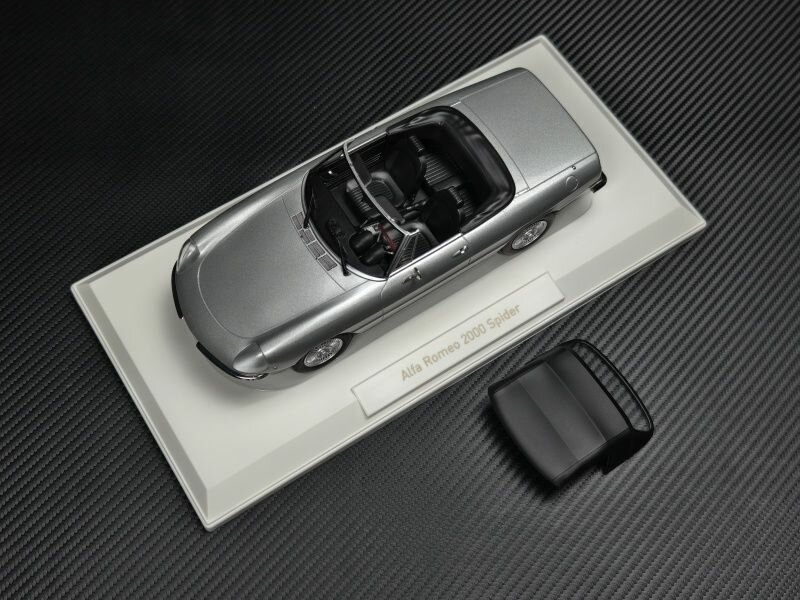 Машинка Norev 1:18 Alfa Romeo 2000 Spidera Модель легкосплавного автомобиля