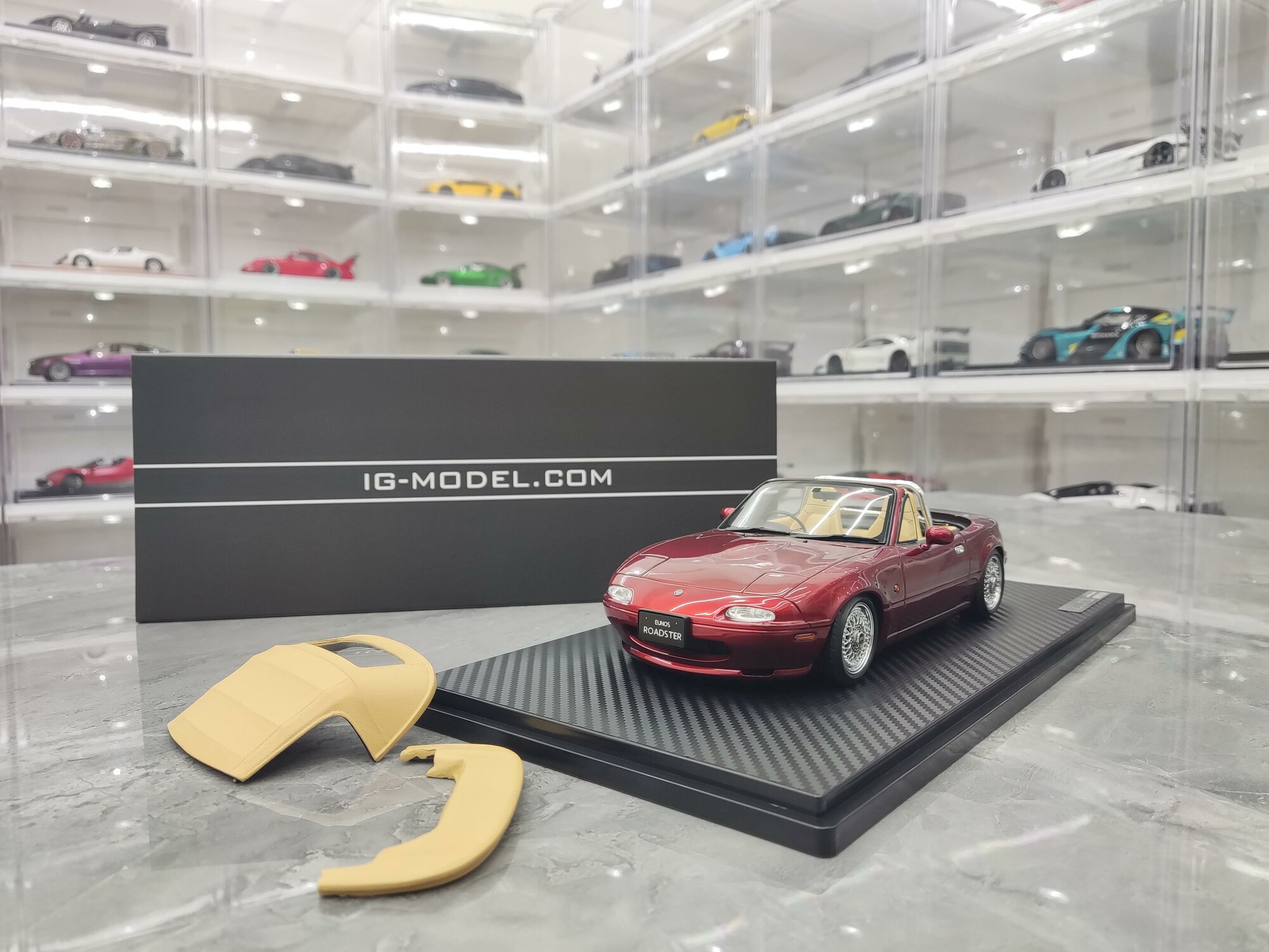 Машинка Ignition Model 1:18 Мазда MX5 Eunos Roadster NA Модель из смолы