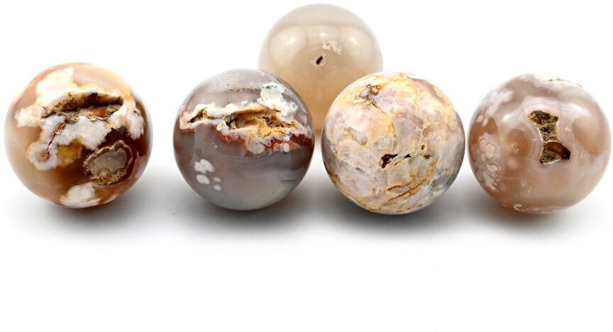 Шар из агата, диаметр 58-60мм .
