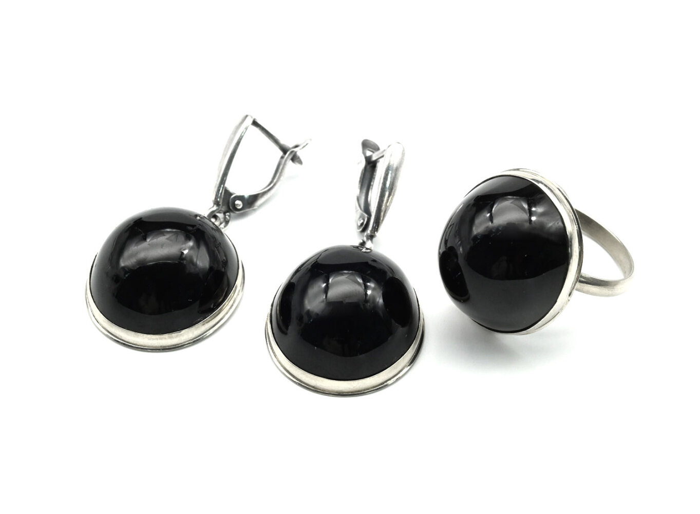 Комплект бижутерии: кольцо, серьги, морион