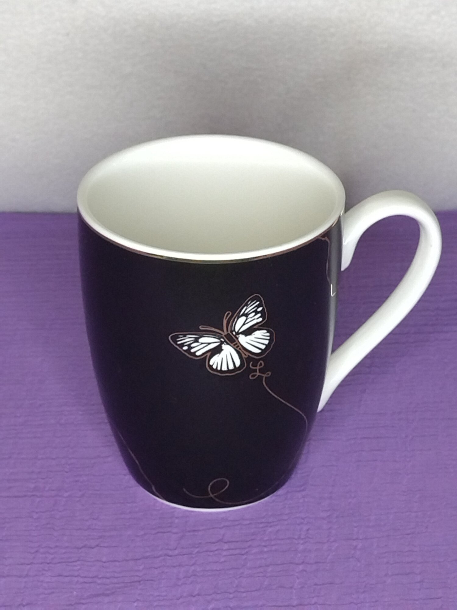 Кружка чайная "Бабочки" черная 300 мл