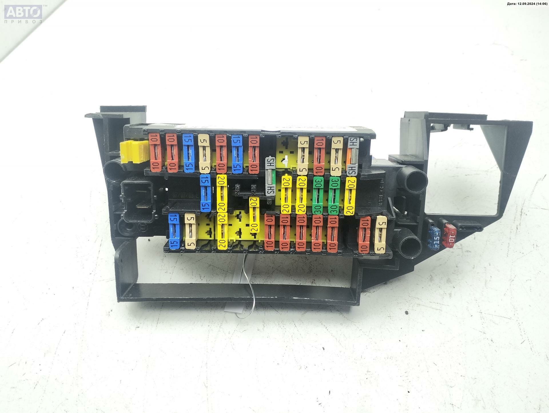 Блок предохранителей Peugeot 406