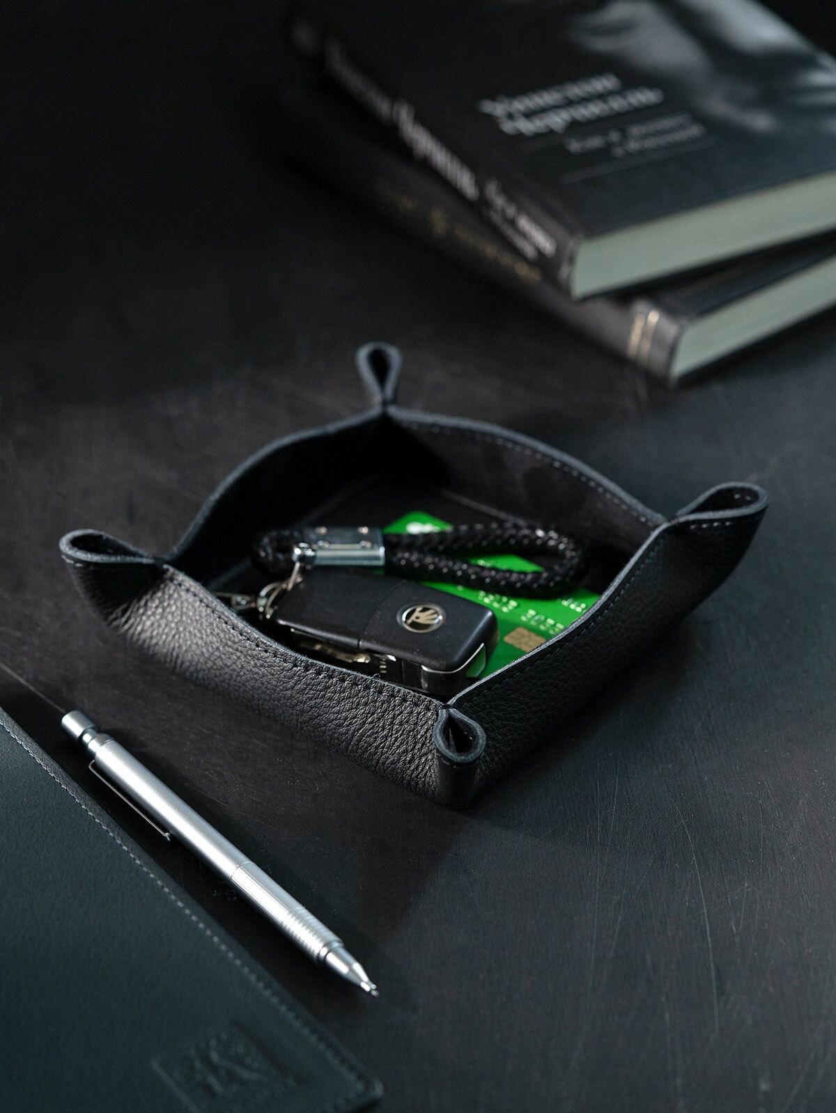 Лоток для бумаг из натуральной кожи Lotty Black Audmorr J. Черный, 12х12 см